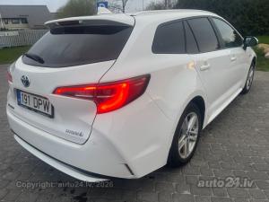 Balts Toyota Corolla 2020 Tallina, ar dzinēja tilpumu 1.80 L un nobraukumu 225 tūkst. km par 12900 €, foto 5 vietnē AUTOMOTO.COM.LV