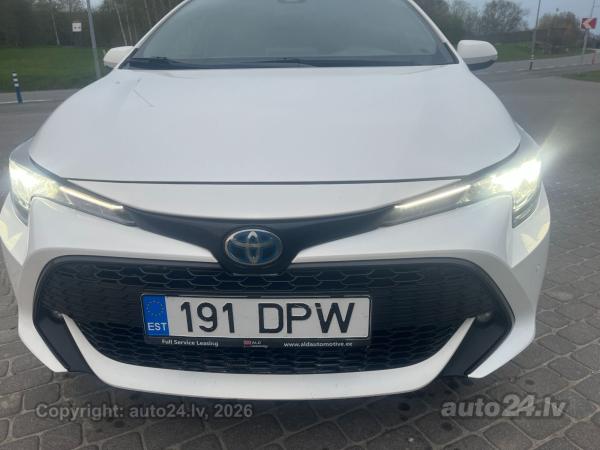 White Toyota Corolla 2020 in Tallinn, with an engine capacity of 1.80 L and mileage of 225 thousand km for 12900 €, photo 5 on AUTOMOTO.COM.LV