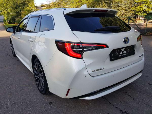 White Toyota Corolla 2020 in Siauliai, with an engine capacity of 1.80 L and mileage of 116 thousand km for 17400 €, photo 6 on AUTOMOTO.COM.LV