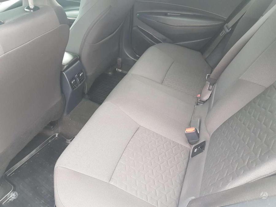 Balts Toyota Corolla 2020 Šauļi, ar dzinēja tilpumu 1.80 L un nobraukumu 116 tūkst. km par 17400 €, foto 13 vietnē AUTOMOTO.COM.LV