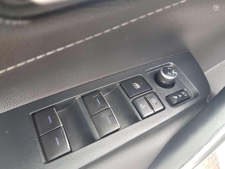 Balts Toyota Corolla 2020 Šauļi, ar dzinēja tilpumu 1.80 L un nobraukumu 116 tūkst. km par 17400 €, foto 19 vietnē AUTOMOTO.COM.LV