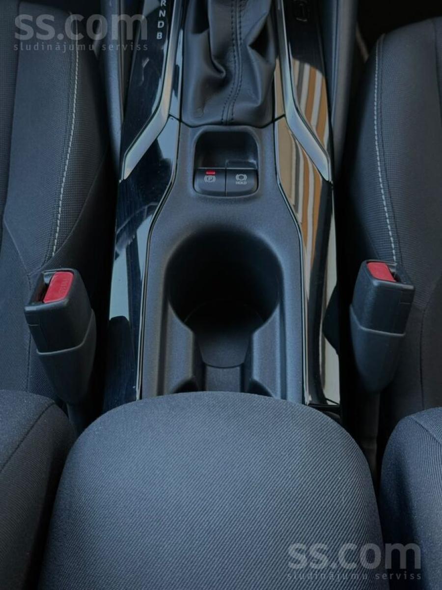 Balts Toyota Corolla 2020 Rīga, ar dzinēja tilpumu 1.80 L un nobraukumu 162 tūkst. km par 15990 €, foto 24 vietnē AUTOMOTO.COM.LV