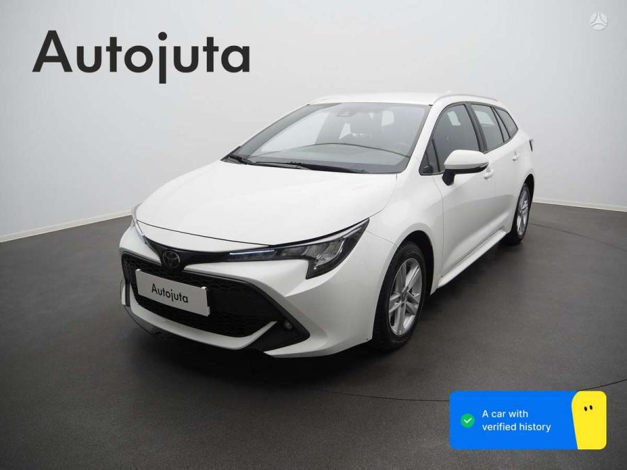 White Toyota Corolla 2020 in Vilnius, with an engine capacity of 1.20 L and mileage of 159 thousand km for 12500 €, photo 1 on AUTOMOTO.COM.LV