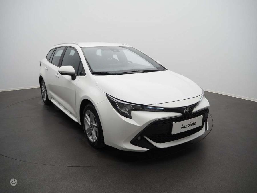 White Toyota Corolla 2020 in Vilnius, with an engine capacity of 1.20 L and mileage of 159 thousand km for 12500 €, photo 4 on AUTOMOTO.COM.LV