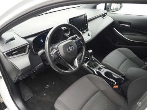 White Toyota Corolla 2020 in Vilnius, with an engine capacity of 1.20 L and mileage of 159 thousand km for 12500 €, photo 10 on AUTOMOTO.COM.LV