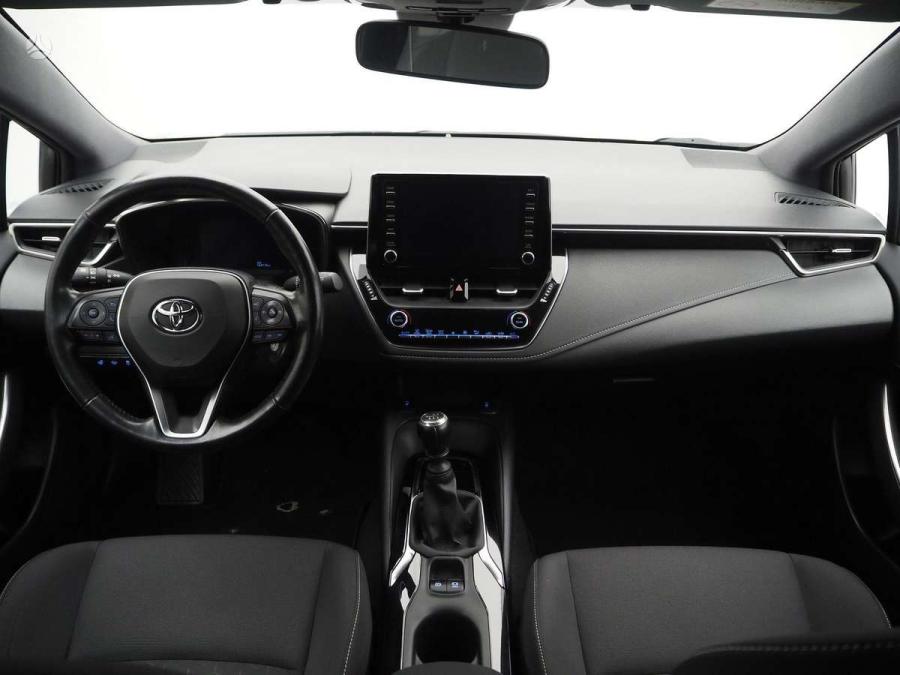 White Toyota Corolla 2020 in Vilnius, with an engine capacity of 1.20 L and mileage of 159 thousand km for 12500 €, photo 17 on AUTOMOTO.COM.LV