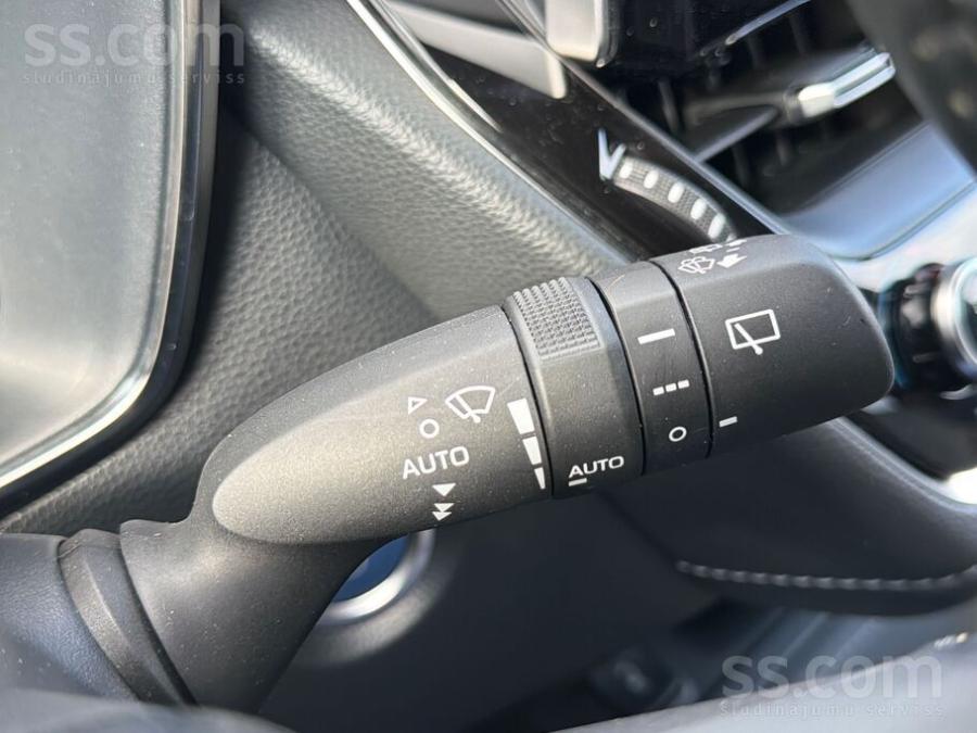 Balts Toyota Corolla 2020 Rīga, ar dzinēja tilpumu 1.80 L un nobraukumu 54 tūkst. km par 25590 €, foto 25 vietnē AUTOMOTO.COM.LV