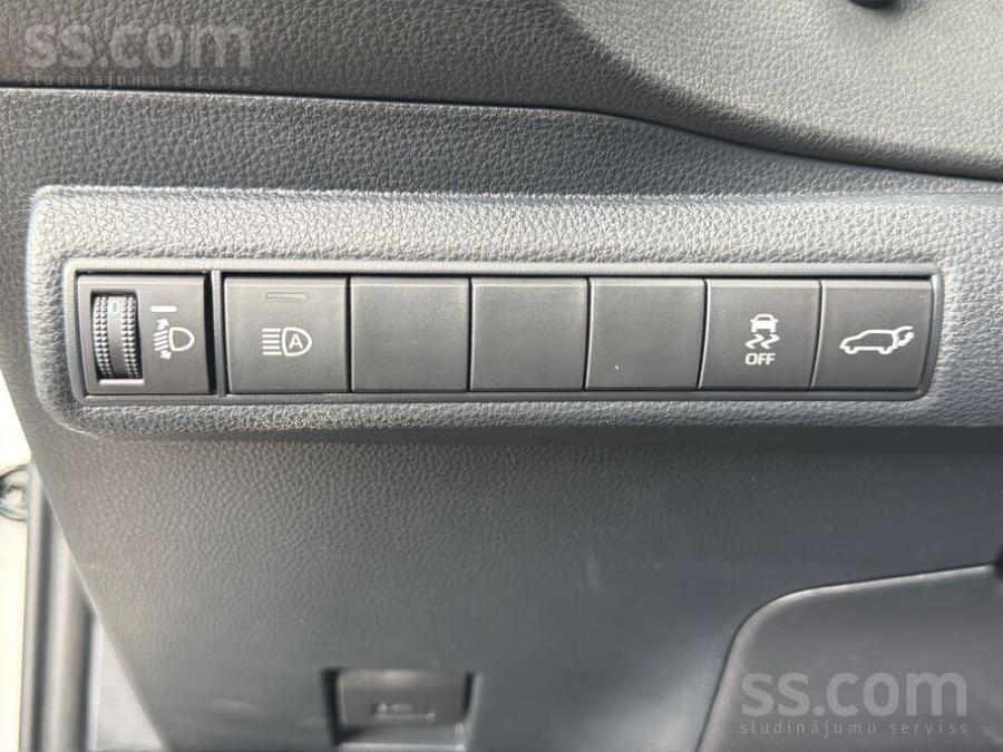 Balts Toyota Corolla 2020 Rīga, ar dzinēja tilpumu 1.80 L un nobraukumu 54 tūkst. km par 25590 €, foto 27 vietnē AUTOMOTO.COM.LV