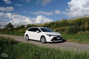 Balts Toyota Corolla 2020 Kauņa, ar dzinēja tilpumu 1.80 L un nobraukumu 107 tūkst. km par 18200 €, foto  vietnē AUTOMOTO.COM.LV