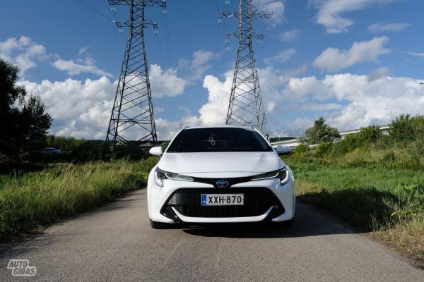 Белый Тойота Королла 2020 в Каунас, объемом двигателя 1.80 л и пробегом 107 тыс. км за 18200 €, фото 4 на AUTOMOTO.COM.LV