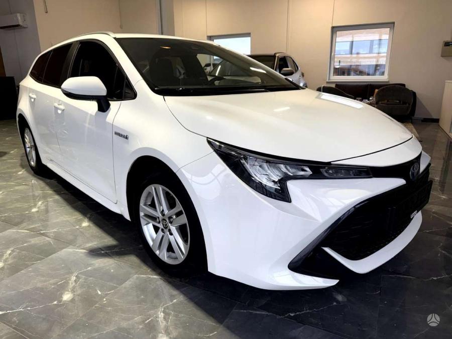 Balts Toyota Corolla 2021 Panevēža, ar dzinēja tilpumu 1.80 L un nobraukumu 141 tūkst. km par 14900 €, foto 1 vietnē AUTOMOTO.COM.LV