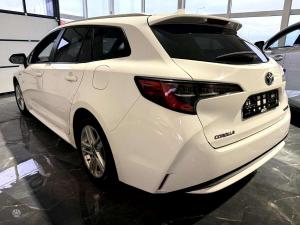 Balts Toyota Corolla 2021 Panevēža, ar dzinēja tilpumu 1.80 L un nobraukumu 141 tūkst. km par 14900 €, foto 4 vietnē AUTOMOTO.COM.LV
