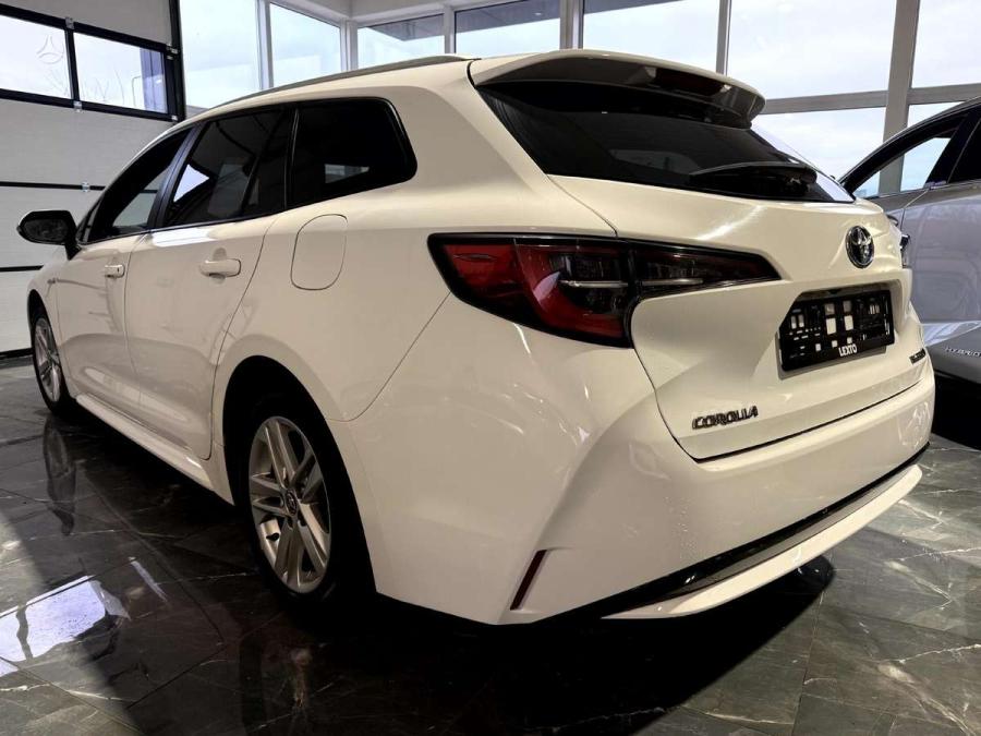Balts Toyota Corolla 2021 Panevēža, ar dzinēja tilpumu 1.80 L un nobraukumu 141 tūkst. km par 14900 €, foto 9 vietnē AUTOMOTO.COM.LV