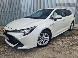 White Toyota Corolla 2021 in Tallinn, with an engine capacity of 1.80 L and mileage of 298 thousand km for 17900 €, photo 4 on AUTOMOTO.COM.LV
