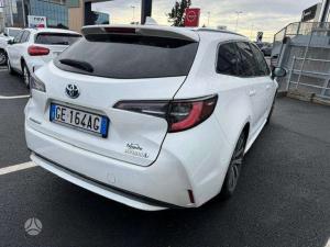 White Toyota Corolla 2021 in Siauliai, with an engine capacity of 1.80 L and mileage of 88 thousand km for 16900 €, photo 3 on AUTOMOTO.COM.LV