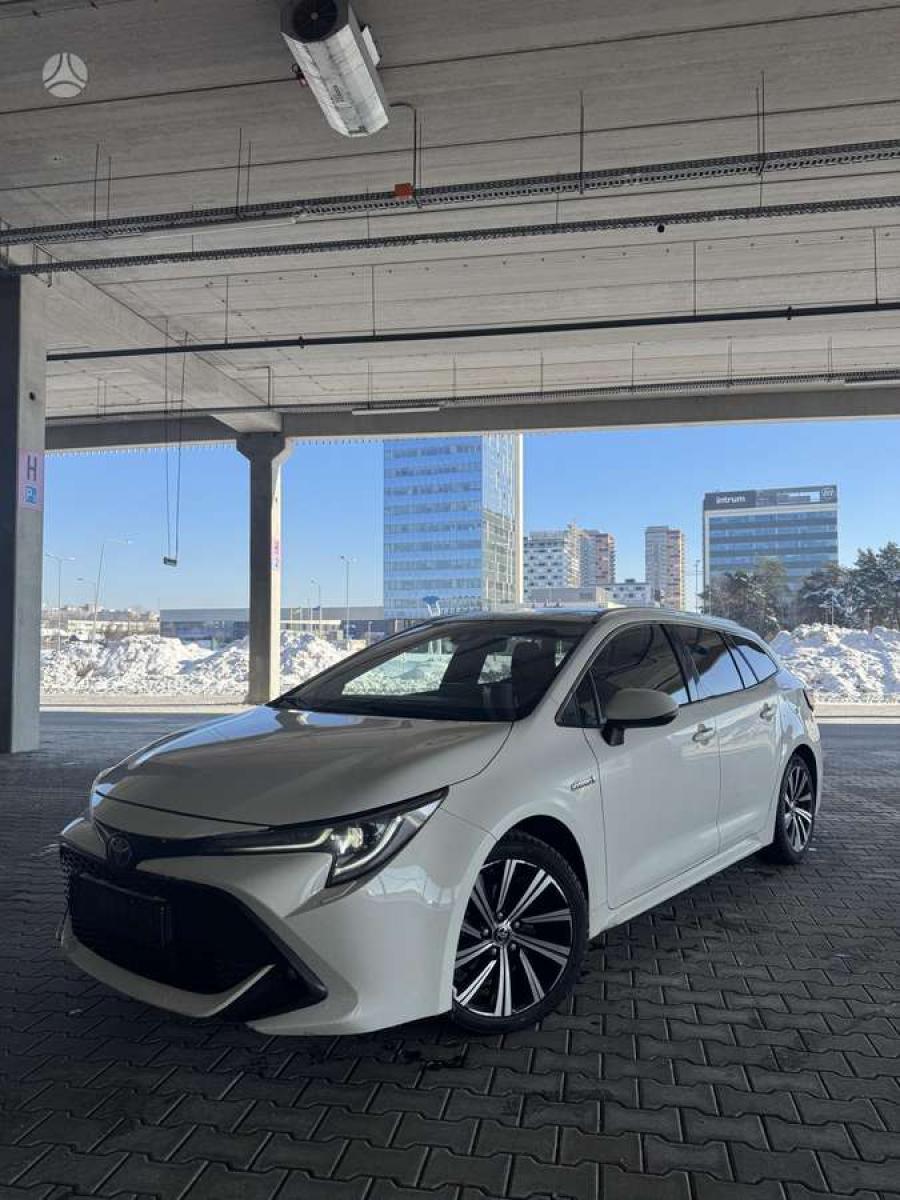 Balts Toyota Corolla 2021 Viļņa, ar dzinēja tilpumu 1.80 L un nobraukumu 270 tūkst. km par 12200 €, foto 1 vietnē AUTOMOTO.COM.LV