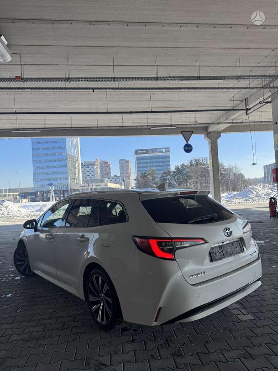 Balts Toyota Corolla 2021 Viļņa, ar dzinēja tilpumu 1.80 L un nobraukumu 270 tūkst. km par 12200 €, foto 4 vietnē AUTOMOTO.COM.LV