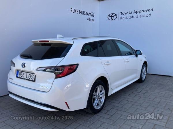 Balts Toyota Corolla 2021 Tallina, ar dzinēja tilpumu 1.80 L un nobraukumu 105 tūkst. km par 15995 €, foto 2 vietnē AUTOMOTO.COM.LV