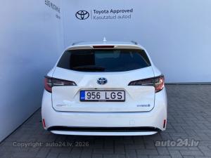 White Toyota Corolla 2021 in Tallinn, with an engine capacity of 1.80 L and mileage of 105 thousand km for 15995 €, photo 4 on AUTOMOTO.COM.LV