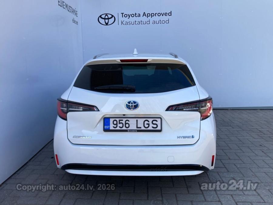 White Toyota Corolla 2021 in Tallinn, with an engine capacity of 1.80 L and mileage of 105 thousand km for 15995 €, photo 4 on AUTOMOTO.COM.LV
