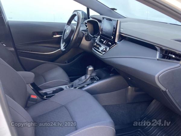Balts Toyota Corolla 2021 Tallina, ar dzinēja tilpumu 1.80 L un nobraukumu 105 tūkst. km par 15995 €, foto 6 vietnē AUTOMOTO.COM.LV