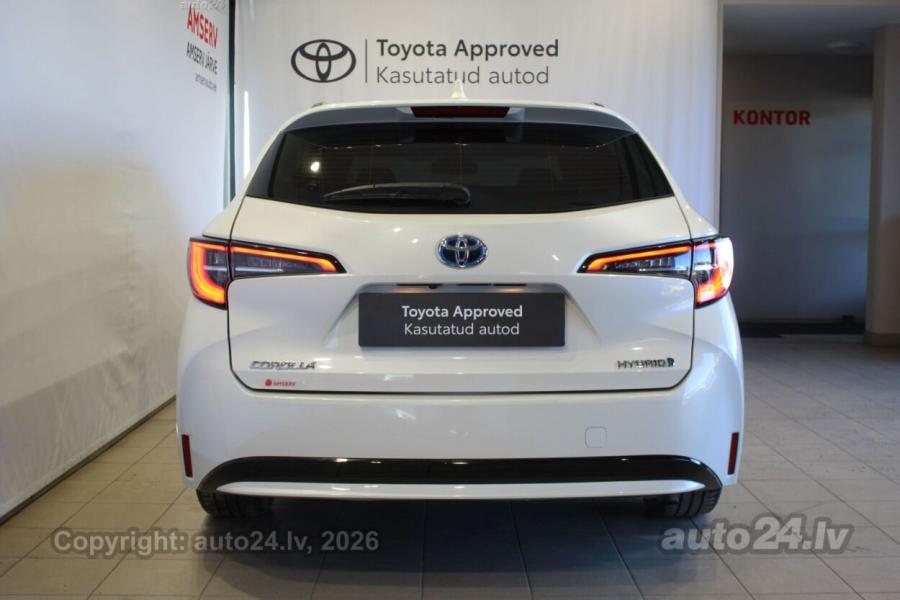 Balts Toyota Corolla 2021 Tallina, ar dzinēja tilpumu 1.80 L un nobraukumu 108 tūkst. km par 18490 €, foto 4 vietnē AUTOMOTO.COM.LV
