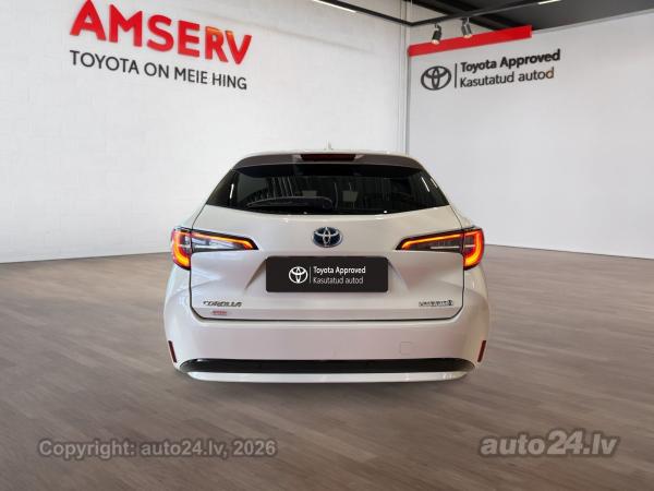 White Toyota Corolla 2021 in Parnu, with an engine capacity of 1.80 L and mileage of 98 thousand km for 18490 €, photo 4 on AUTOMOTO.COM.LV