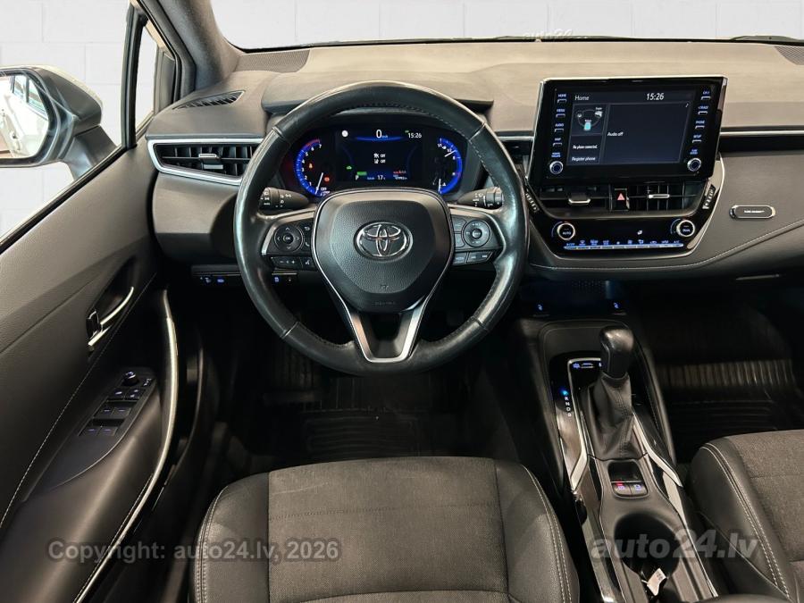White Toyota Corolla 2021 in Parnu, with an engine capacity of 1.80 L and mileage of 98 thousand km for 18490 €, photo 10 on AUTOMOTO.COM.LV