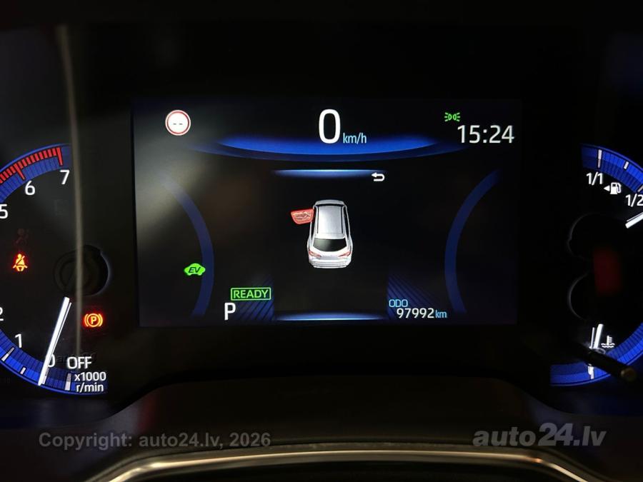 White Toyota Corolla 2021 in Parnu, with an engine capacity of 1.80 L and mileage of 98 thousand km for 18490 €, photo 14 on AUTOMOTO.COM.LV