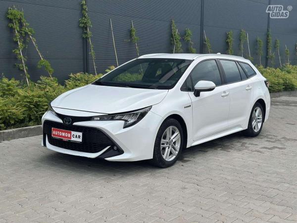 White Toyota Corolla 2021 in Vilnius, with an engine capacity of 1.80 L and mileage of 225 thousand km for 15250 €, photo 3 on AUTOMOTO.COM.LV
