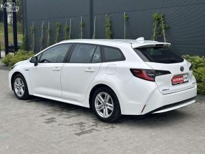 White Toyota Corolla 2021 in Vilnius, with an engine capacity of 1.80 L and mileage of 225 thousand km for 15250 €, photo 8 on AUTOMOTO.COM.LV
