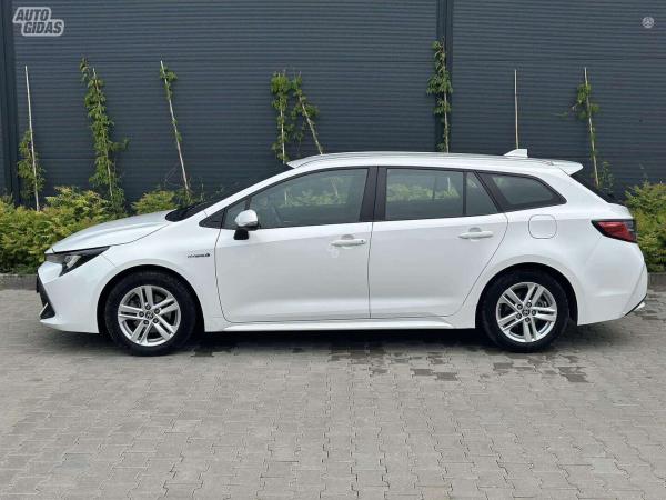 White Toyota Corolla 2021 in Vilnius, with an engine capacity of 1.80 L and mileage of 225 thousand km for 15250 €, photo 8 on AUTOMOTO.COM.LV