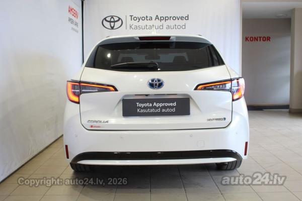 Balts Toyota Corolla 2021 Tallina, ar dzinēja tilpumu 1.80 L un nobraukumu 139 tūkst. km par 16990 €, foto 4 vietnē AUTOMOTO.COM.LV