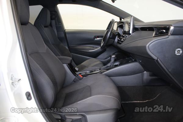 Balts Toyota Corolla 2021 Tallina, ar dzinēja tilpumu 1.80 L un nobraukumu 139 tūkst. km par 16990 €, foto 6 vietnē AUTOMOTO.COM.LV