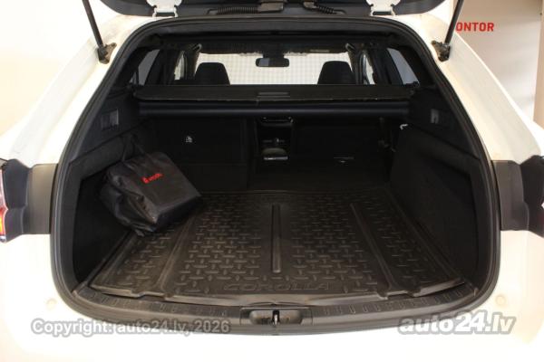 Balts Toyota Corolla 2021 Tallina, ar dzinēja tilpumu 1.80 L un nobraukumu 139 tūkst. km par 16990 €, foto 10 vietnē AUTOMOTO.COM.LV