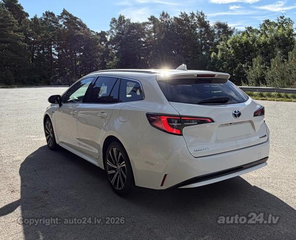 White Toyota Corolla 2021 in Tallinn, with an engine capacity of 1.80 L and mileage of 152 thousand km for 16400 €, photo 9 on AUTOMOTO.COM.LV