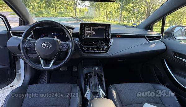 White Toyota Corolla 2021 in Tallinn, with an engine capacity of 1.80 L and mileage of 152 thousand km for 16400 €, photo 10 on AUTOMOTO.COM.LV