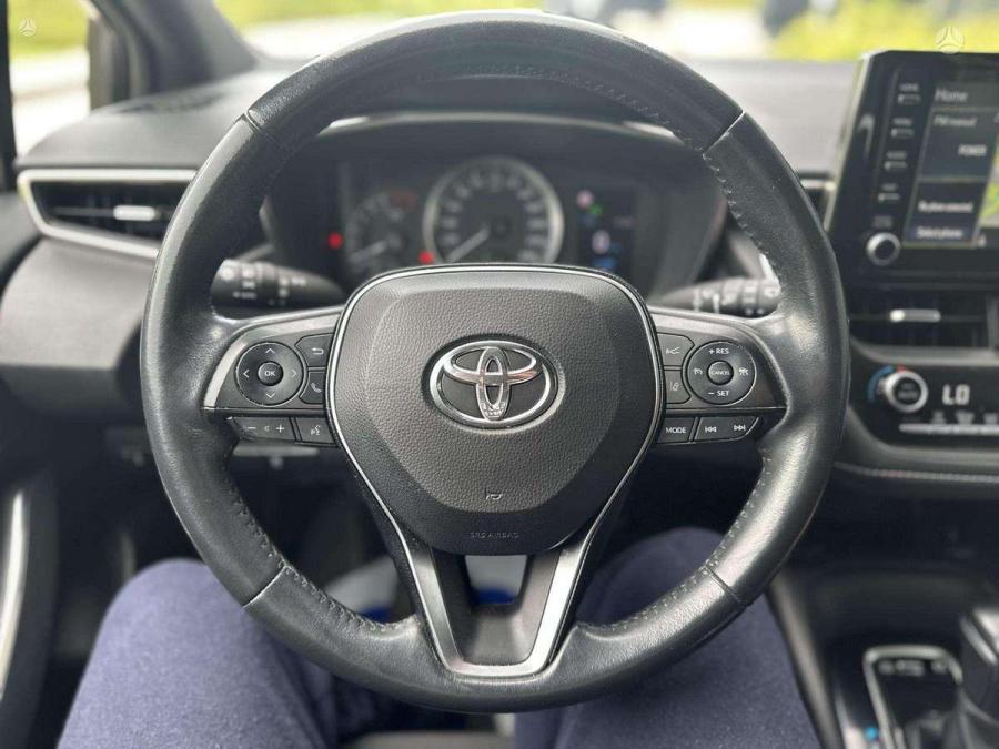 White Toyota Corolla 2021 in Vilnius, with an engine capacity of 1.80 L and mileage of 225 thousand km for 15250 €, photo 12 on AUTOMOTO.COM.LV