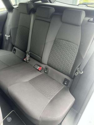 White Toyota Corolla 2021 in Vilnius, with an engine capacity of 1.80 L and mileage of 225 thousand km for 15250 €, photo 21 on AUTOMOTO.COM.LV