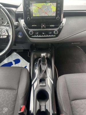 White Toyota Corolla 2021 in Vilnius, with an engine capacity of 1.80 L and mileage of 225 thousand km for 15250 €, photo 25 on AUTOMOTO.COM.LV