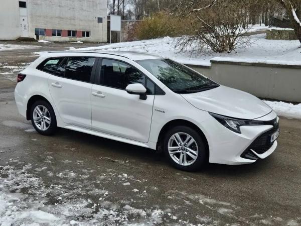 White Toyota Corolla 2021 in Jekabpils, with an engine capacity of 1.80 L and mileage of 168 thousand km for 13990 €, photo 5 on AUTOMOTO.COM.LV