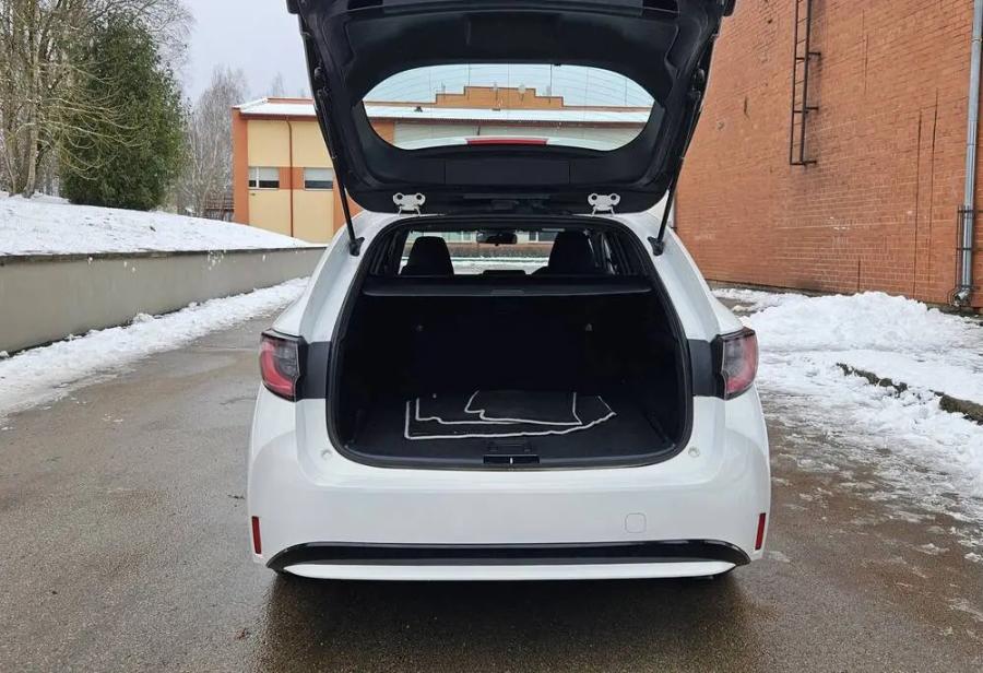 Balts Toyota Corolla 2021 Jēkabpils, ar dzinēja tilpumu 1.80 L un nobraukumu 168 tūkst. km par 13990 €, foto 19 vietnē AUTOMOTO.COM.LV