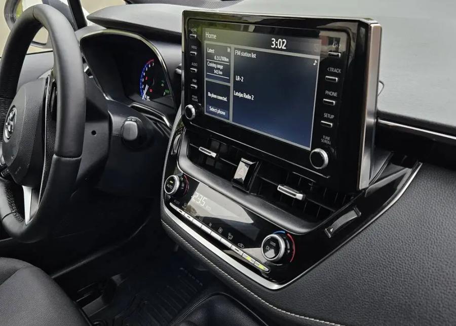 Balts Toyota Corolla 2021 Jēkabpils, ar dzinēja tilpumu 1.80 L un nobraukumu 168 tūkst. km par 13990 €, foto 24 vietnē AUTOMOTO.COM.LV