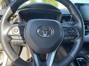 White Toyota Corolla 2021 in Utena, with an engine capacity of 1.80 L and mileage of 50 thousand km for 17850 €, photo 7 on AUTOMOTO.COM.LV
