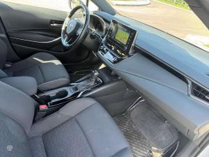 White Toyota Corolla 2021 in Utena, with an engine capacity of 1.80 L and mileage of 50 thousand km for 17850 €, photo 14 on AUTOMOTO.COM.LV