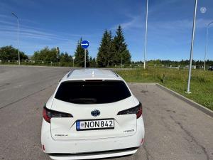 White Toyota Corolla 2021 in Utena, with an engine capacity of 1.80 L and mileage of 50 thousand km for 17850 €, photo 21 on AUTOMOTO.COM.LV