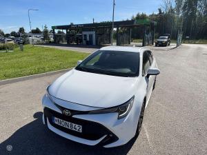 White Toyota Corolla 2021 in Utena, with an engine capacity of 1.80 L and mileage of 50 thousand km for 17850 €, photo 24 on AUTOMOTO.COM.LV