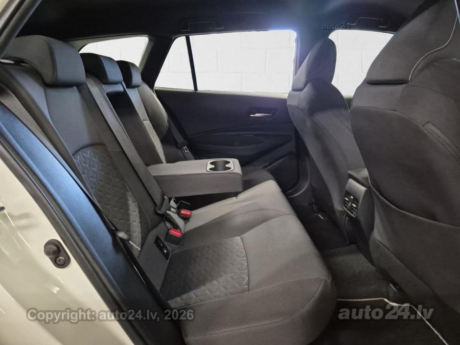 Balts Toyota Corolla 2021 Tallina, ar dzinēja tilpumu 1.80 L un nobraukumu 66 tūkst. km par 18290 €, foto 8 vietnē AUTOMOTO.COM.LV