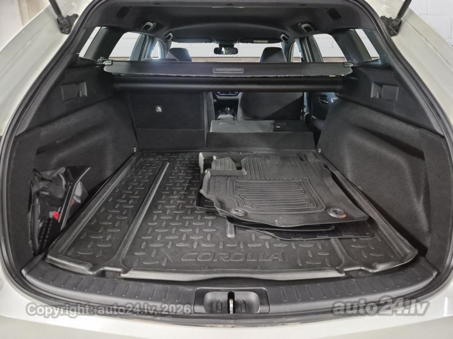 Balts Toyota Corolla 2021 Tallina, ar dzinēja tilpumu 1.80 L un nobraukumu 66 tūkst. km par 18290 €, foto 11 vietnē AUTOMOTO.COM.LV