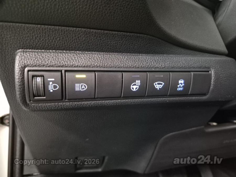 Balts Toyota Corolla 2021 Tallina, ar dzinēja tilpumu 1.80 L un nobraukumu 66 tūkst. km par 18290 €, foto 17 vietnē AUTOMOTO.COM.LV